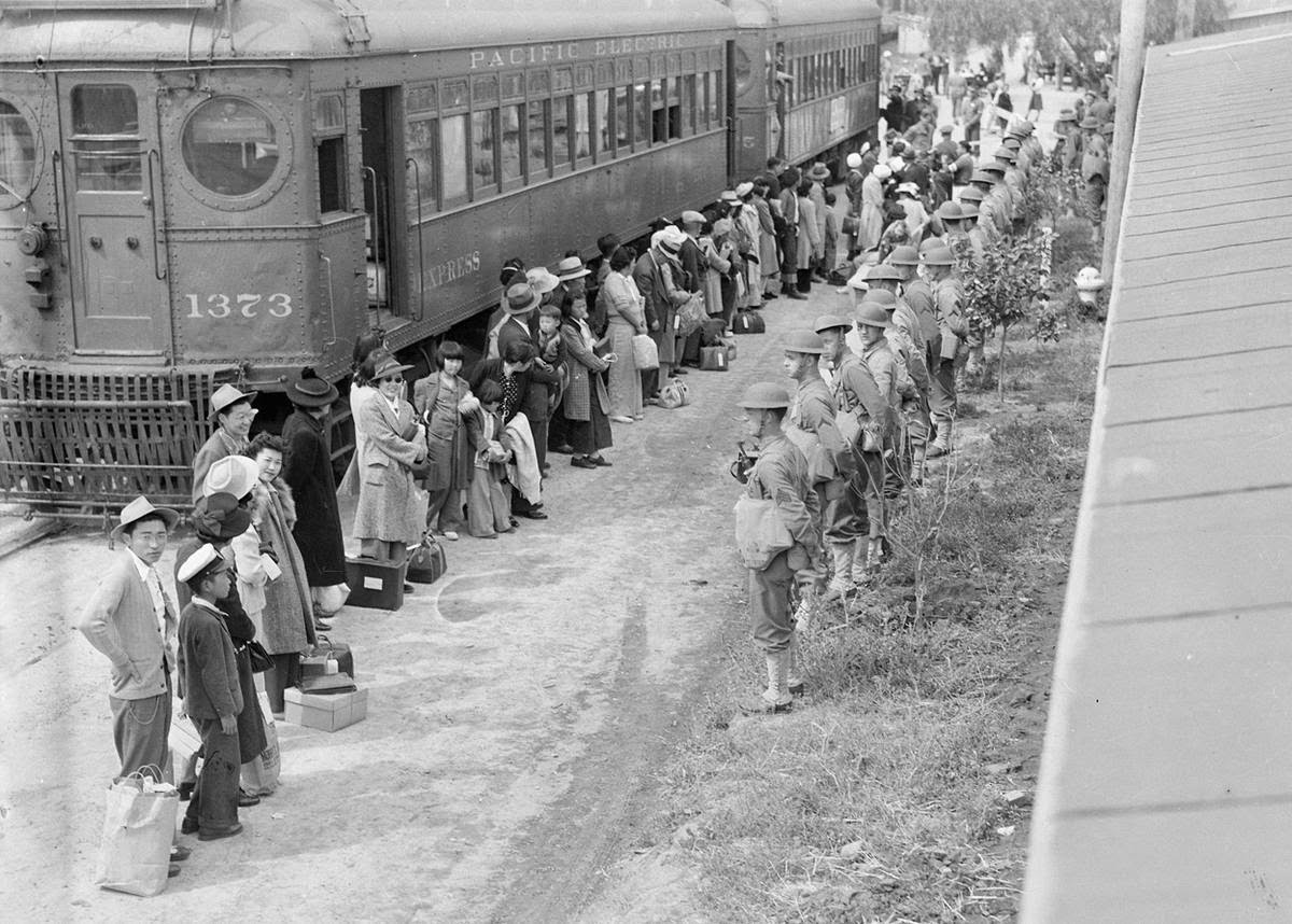 Pictures of the Internment of Japanese Americans During World War II ...