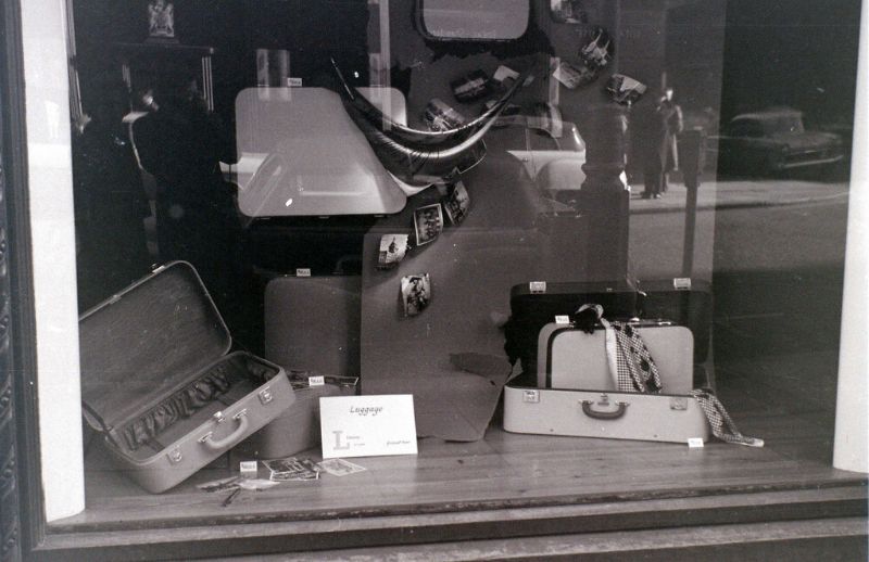 30 Amazing Photos That Show Window Display From the 1950s and 1960s ...