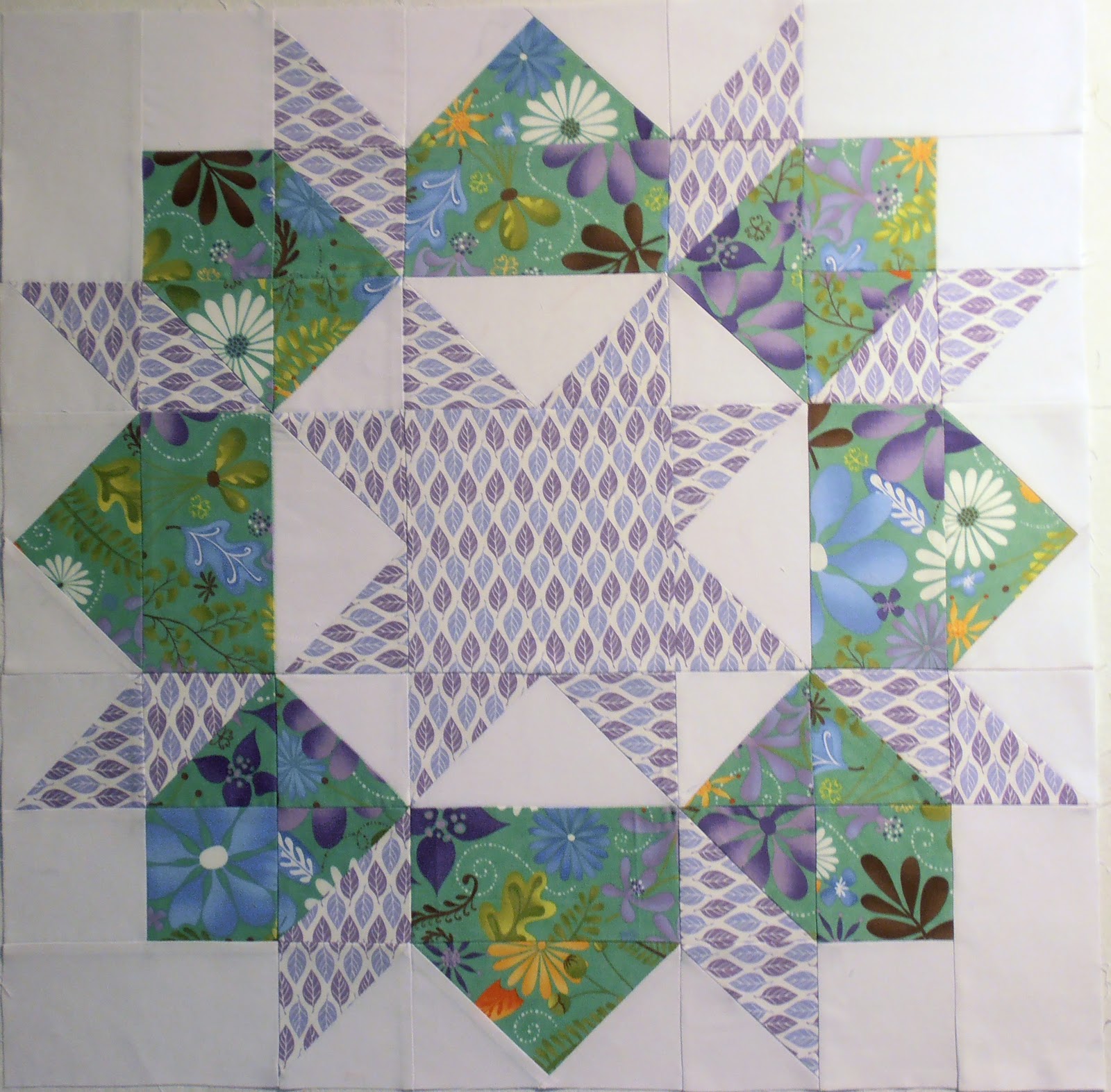 A Quilter's Table: Bee Blocks and Swoons a Plenty