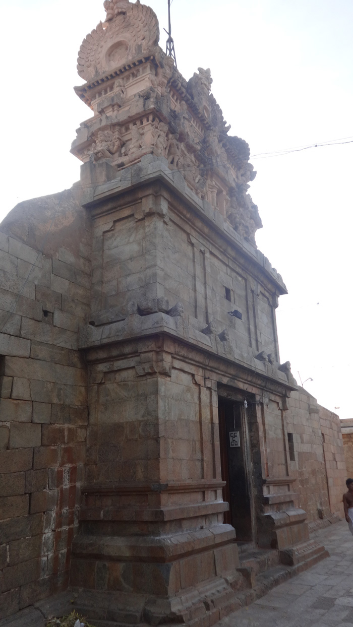 Tamilnadu Tourism: Erumbeeswarar Temple, Thiruverumbur – The Temple