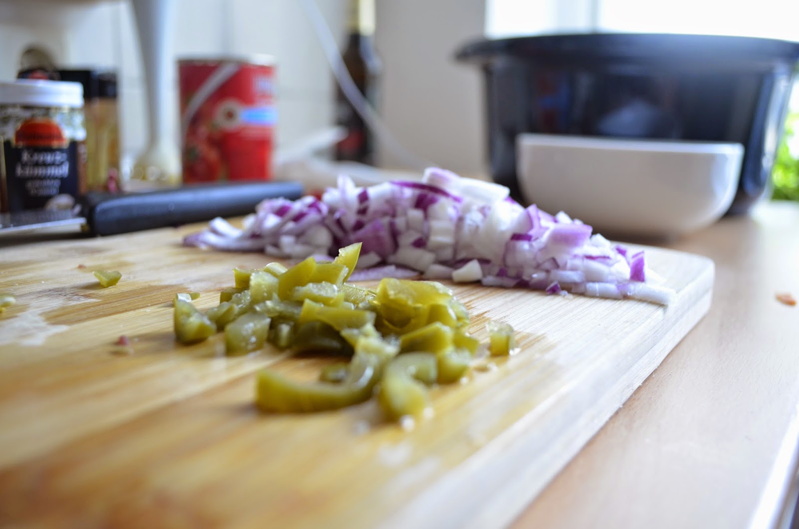 Slow Cooker African Pulled Beef Sandwiches with Yoghurt-Mint Sauce ...
