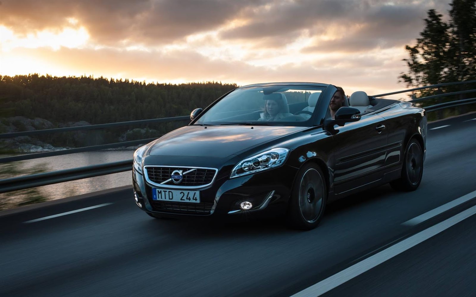 The best of cars: Volvo C70 2013