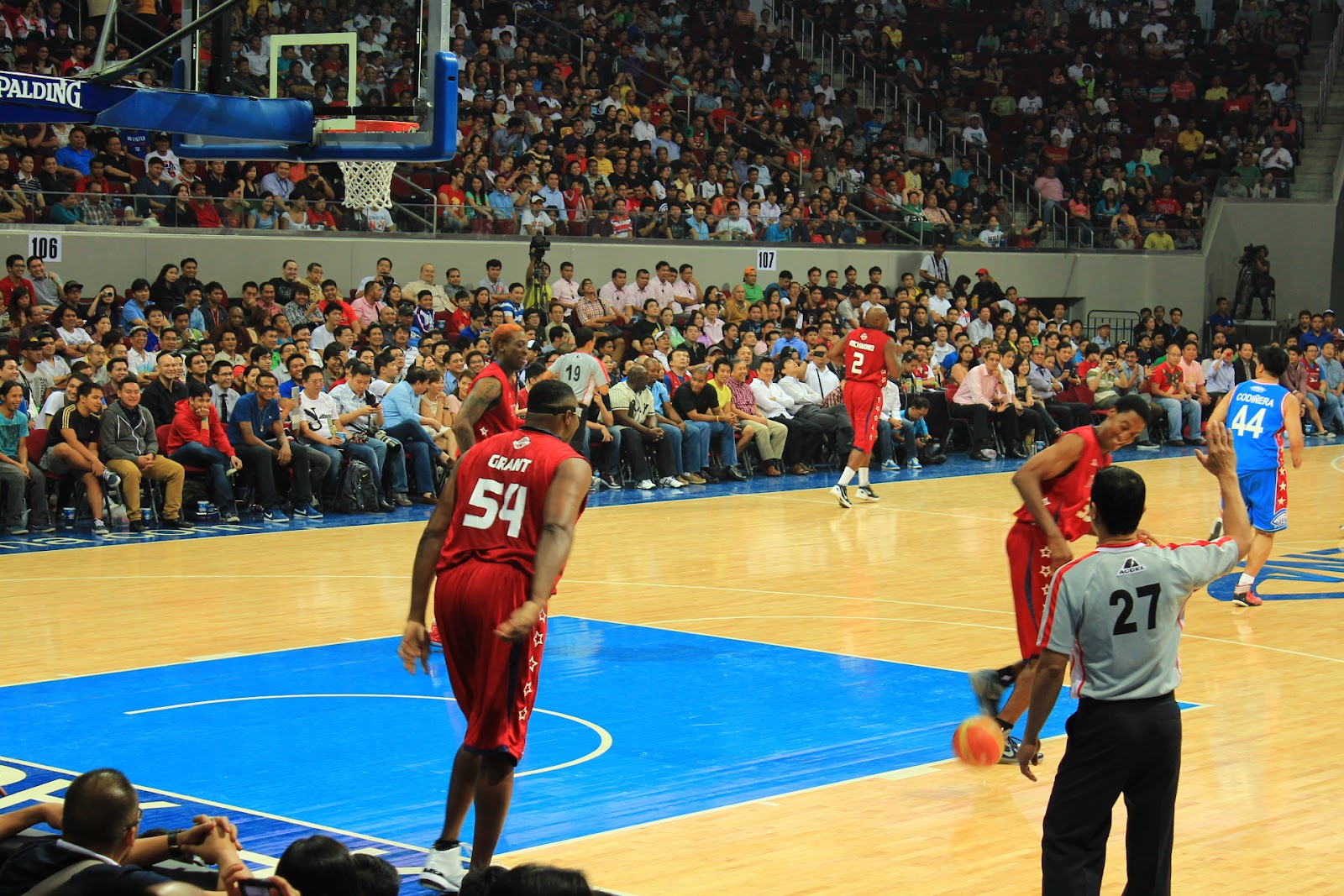 It's all about Klarizz =): NBA All-Star Basketball Challenge at MOA Arena