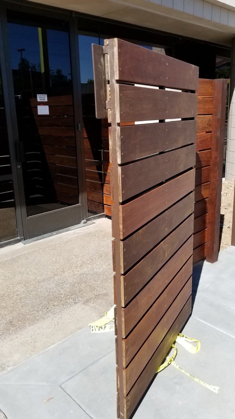 The 2 Minute Gardener: Photo - IPE Wood Gate