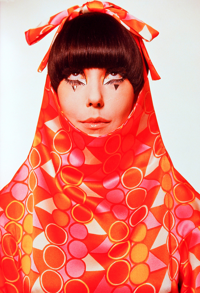 30 Stunning Color Photographs of the "Queen of Mod" Peggy Moffitt in ...
