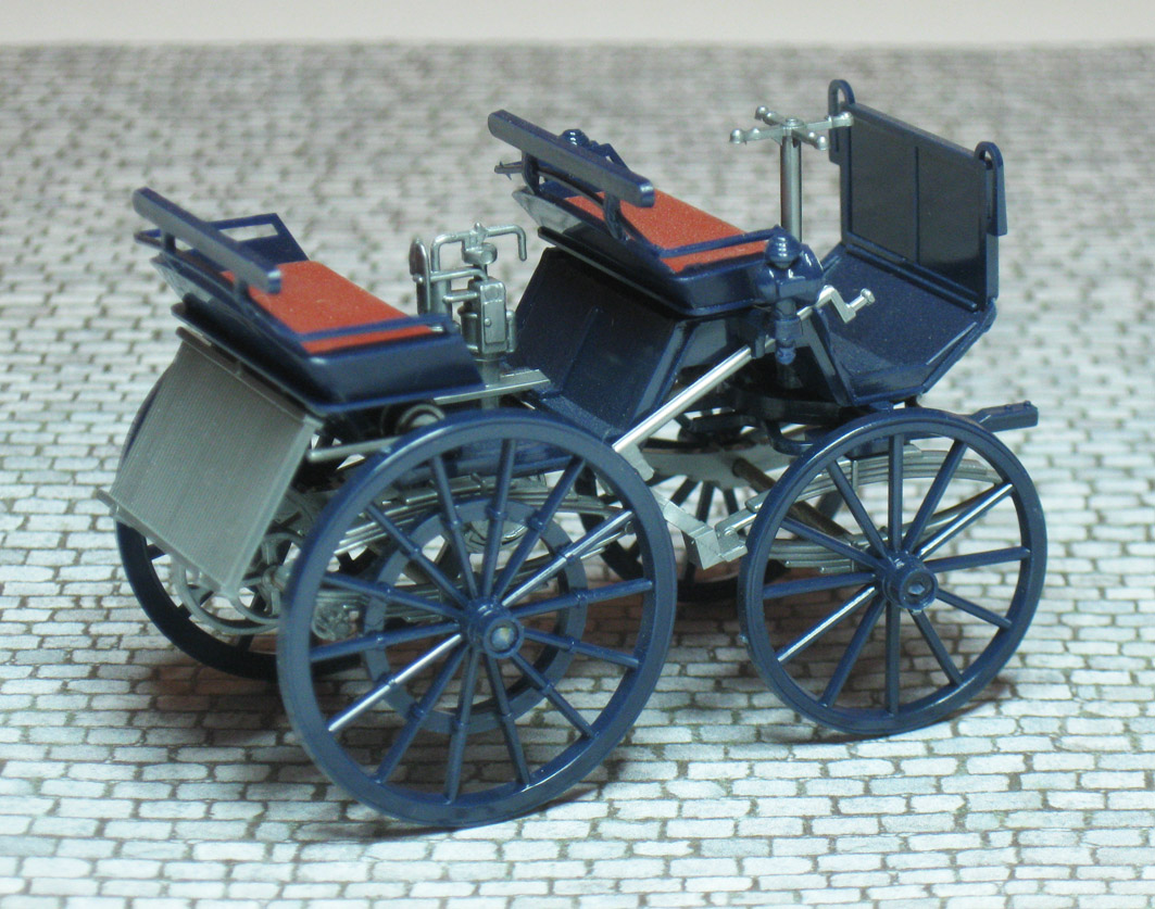 collection 43: le petrole: "les premieres voitures"/Petrol: "the first cars