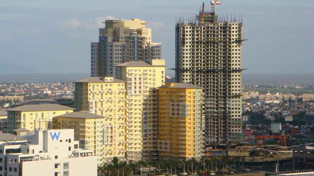 Ayala Meranti at Two Serendra Fort Bonifacio Global City Condominium ...