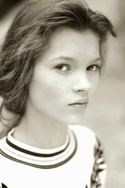 Smartologie: Kate Moss' First Ever Photo Shoot Presented in London