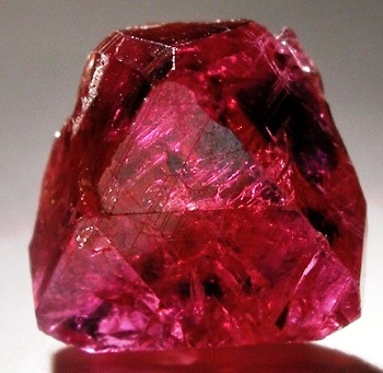Batu Berharga atau Gem stones: WARNA RUBY