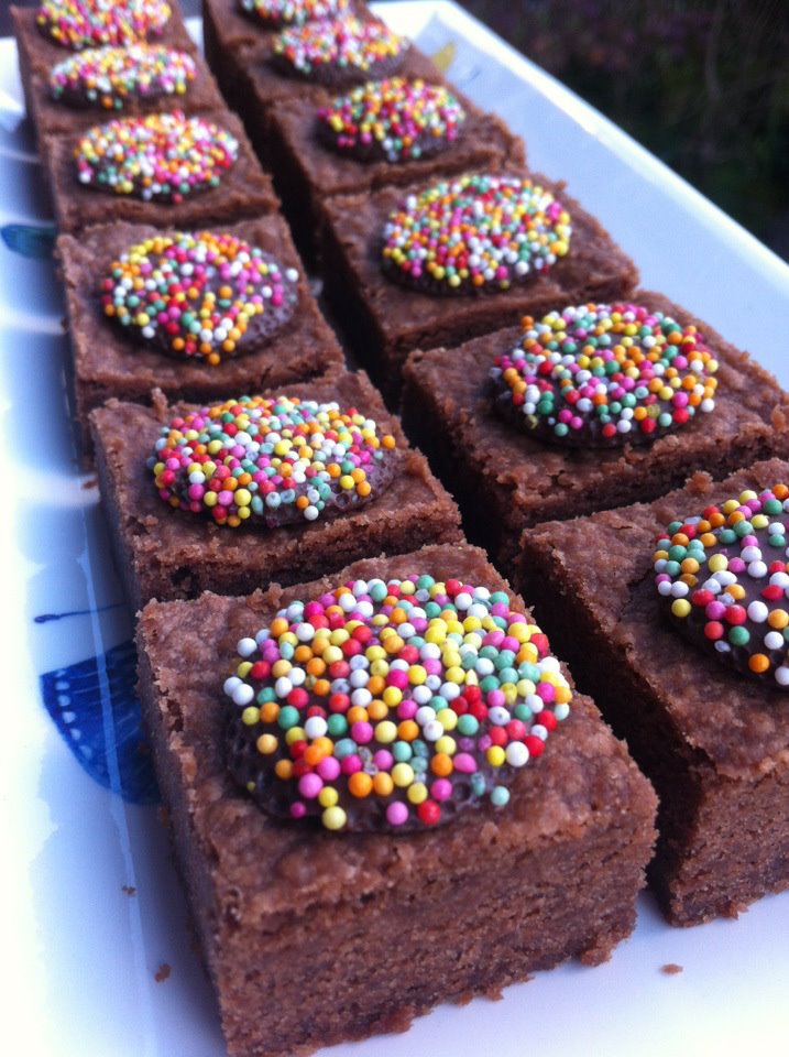Mums in the Kitchen: Chocolate Freckle Slice