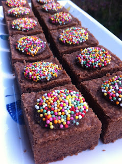Mums in the Kitchen: Chocolate Freckle Slice