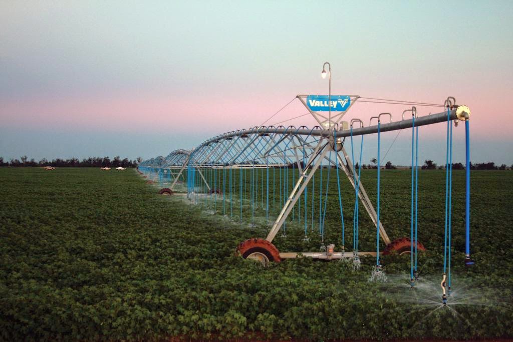 Growing the Conversation: by Valley Irrigation: Pivot Irrigation, Not ...