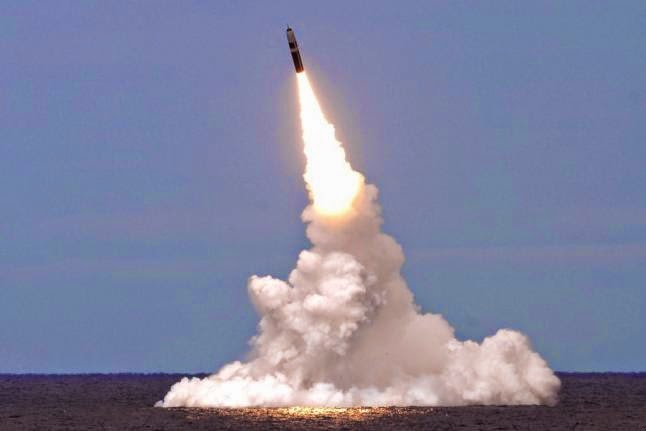 Bombshell and EX-clusive Gist: Navy flight tests Trident II ballistic ...