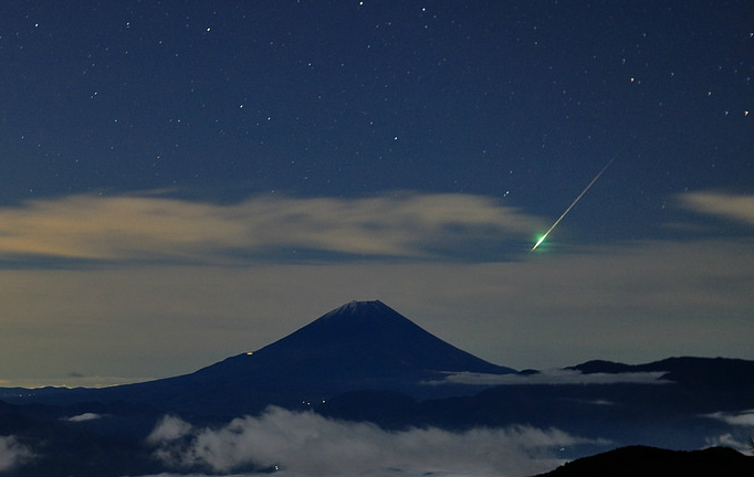 Jepang Berencana Bikin Hujan Meteor Buatan - Info Astronomy