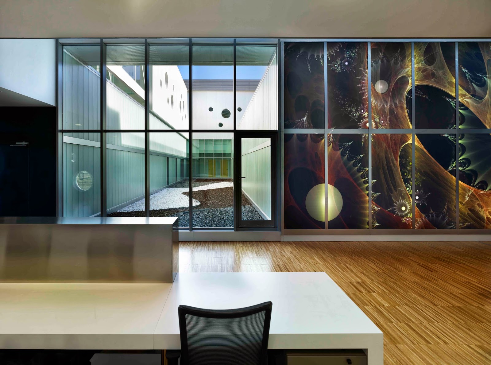 EDUARDO FERNANDEZ ARQUITECTO: EDIFICIO DE LABORATORIOS EN ALCALÁ DE HENARES