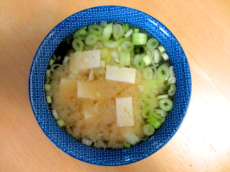 Misokeitto tofulla (Ve, G): Ruoka-alkemisti