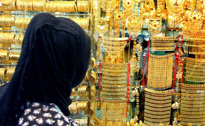 Buy Gold And Jelwrey: Dubai Biggest Gold Shops in The World