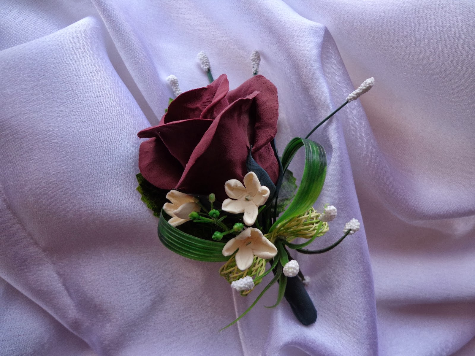 Flori lucrate manual: COCARDA DE NUNTA