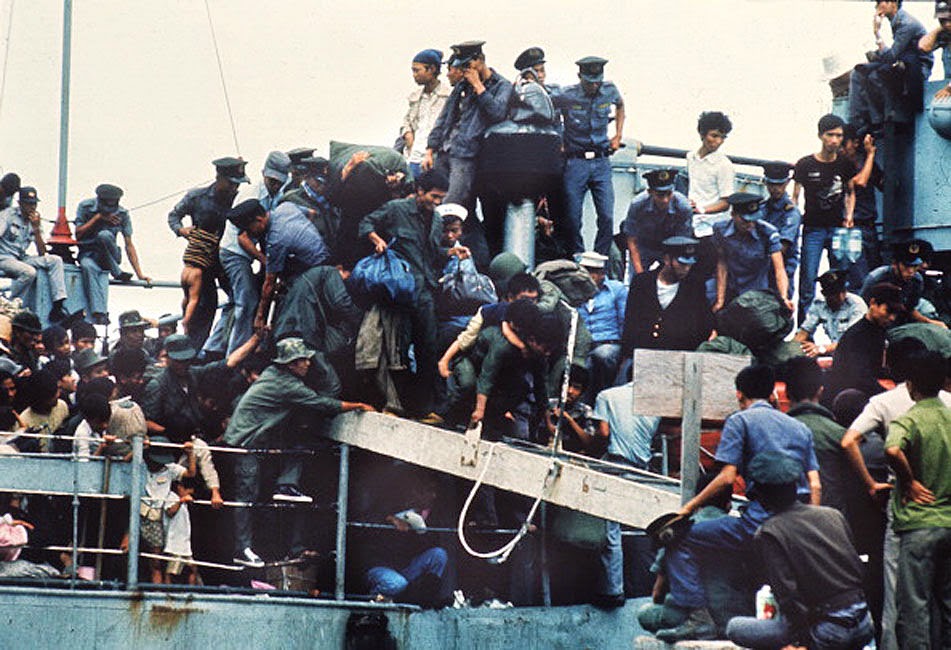 75 Color Photographs That Capture the Fall of Saigon in April, 1975 ...