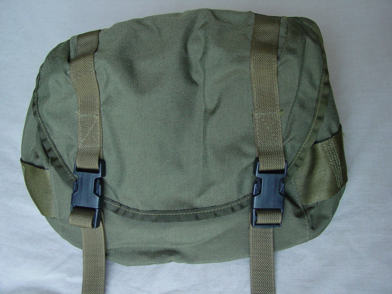 Webbingbabel: London Bridge Trading Buttpack Silver Label 90s