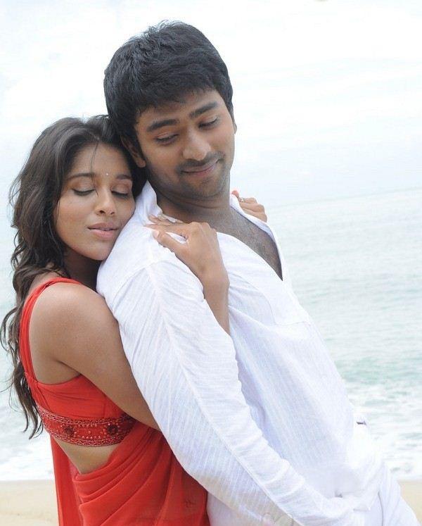 Celeb Saree ..: Sexy Rashmi Gautam Hot Navel And Armpit Show in Red ...