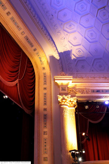 The Foolish Aesthete: ALL THE WORLD'S A STAGE