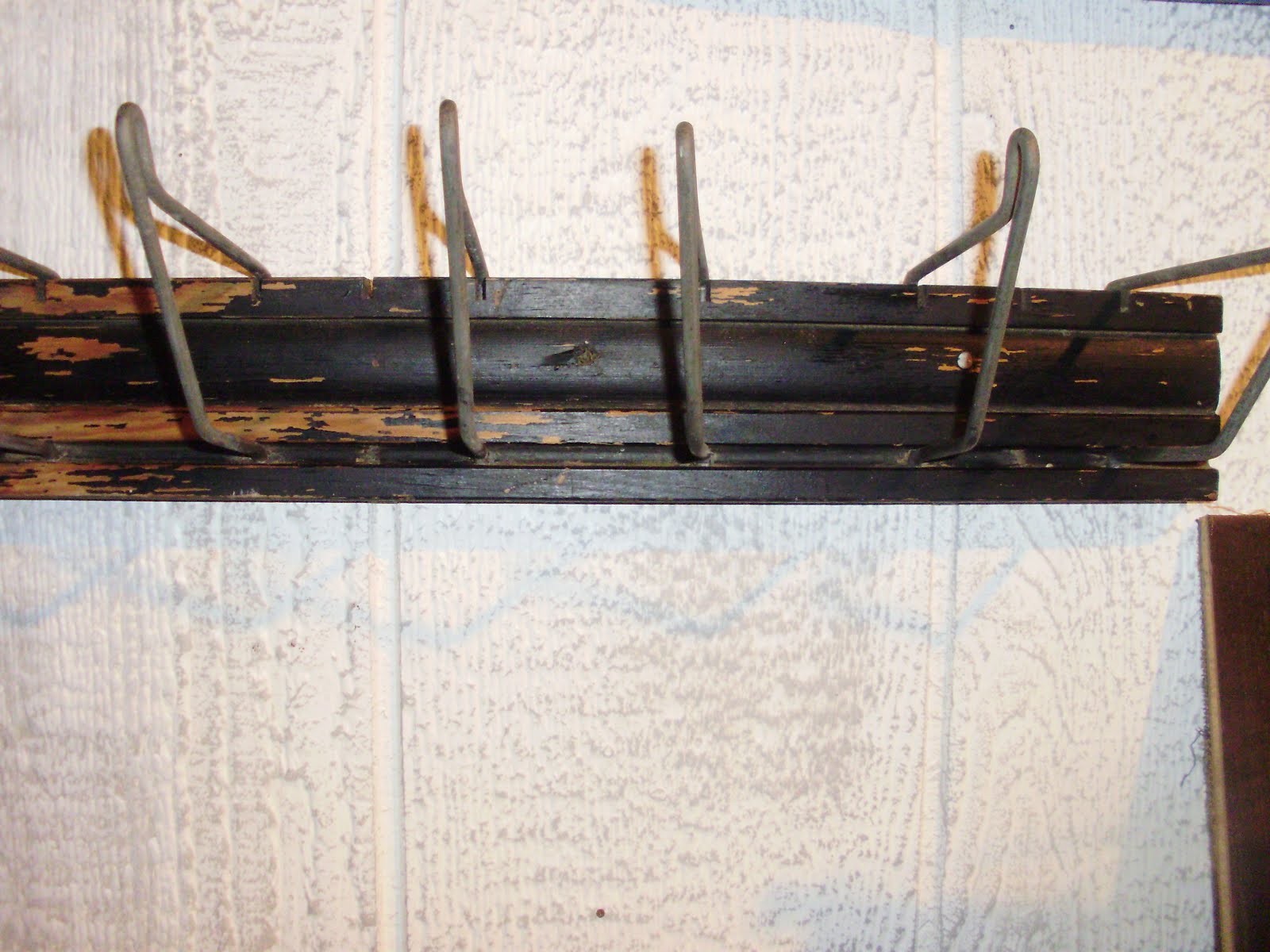 Log Cabin Antiques & Gifts: Fan belt rack