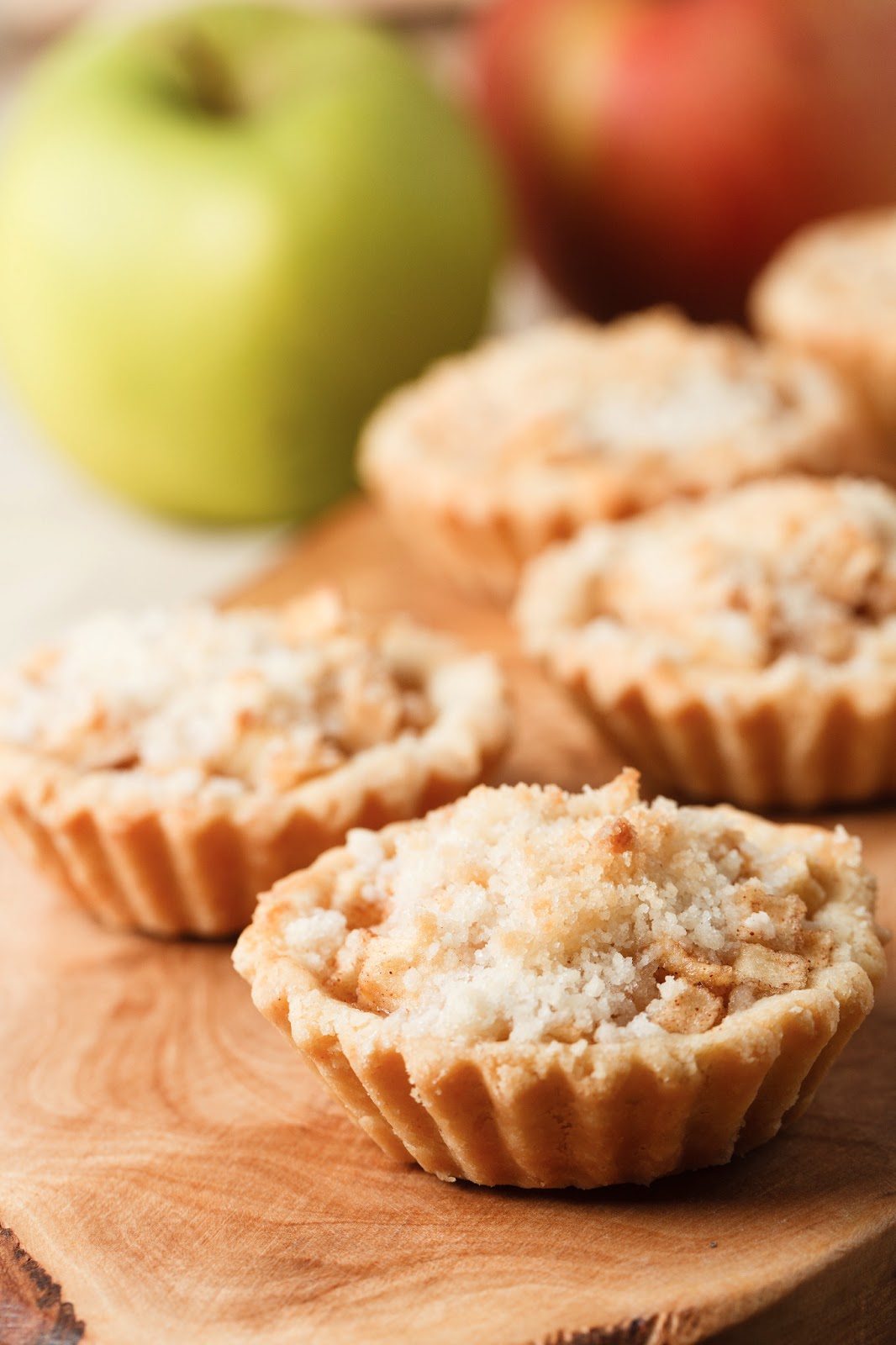 kruizing with kikukat: Feels Like Fall 2: Mini Dutch Apple Tarts