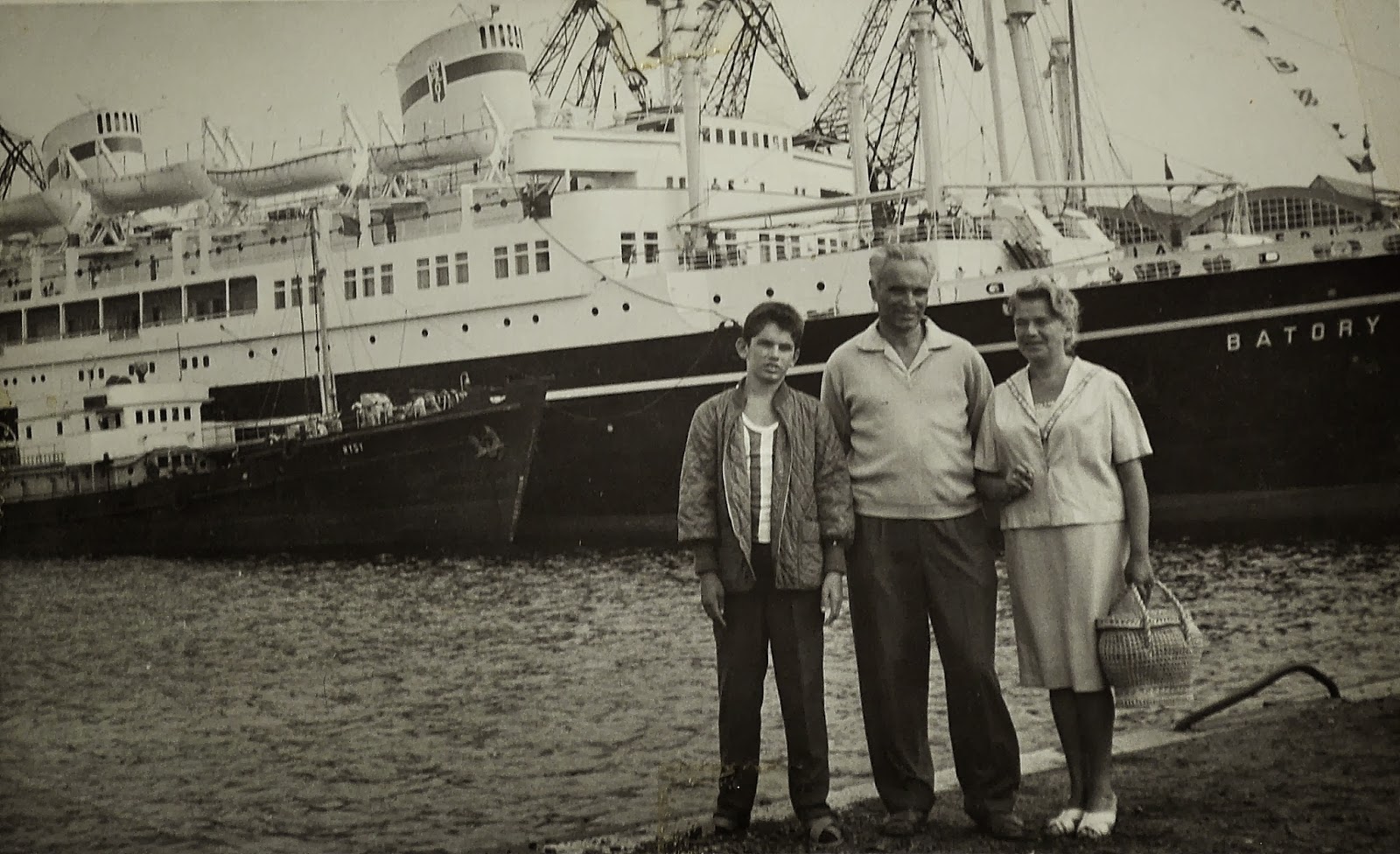 Jim bao Today with ©opyright on all pictu®es and text: ORP Batory