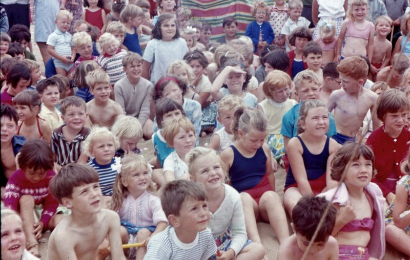 Lovely Color Pictures That Show What Children Wore in the 1960s ...