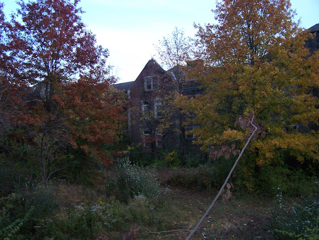 GHOSTS OF MAYFLOWER: A PENNHURST HAUNTING : DEVON BUILDING: PENNHURST