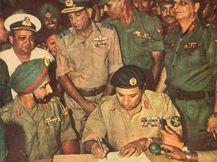 Haq's Musings: Is This a 1971 Moment in Pakistan's History?