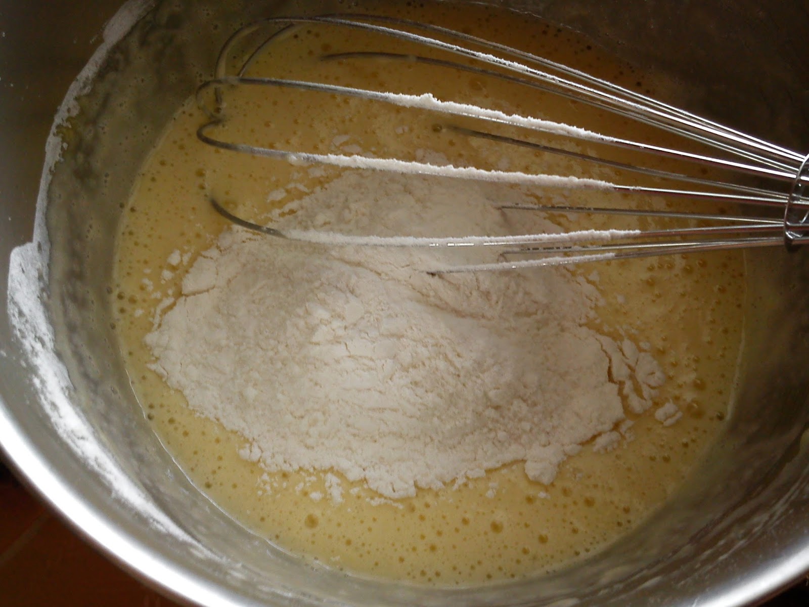 Cooking Pleasure: PANDAN COCONUT CAKE [PUTERI AYU] “香兰”椰丝糕