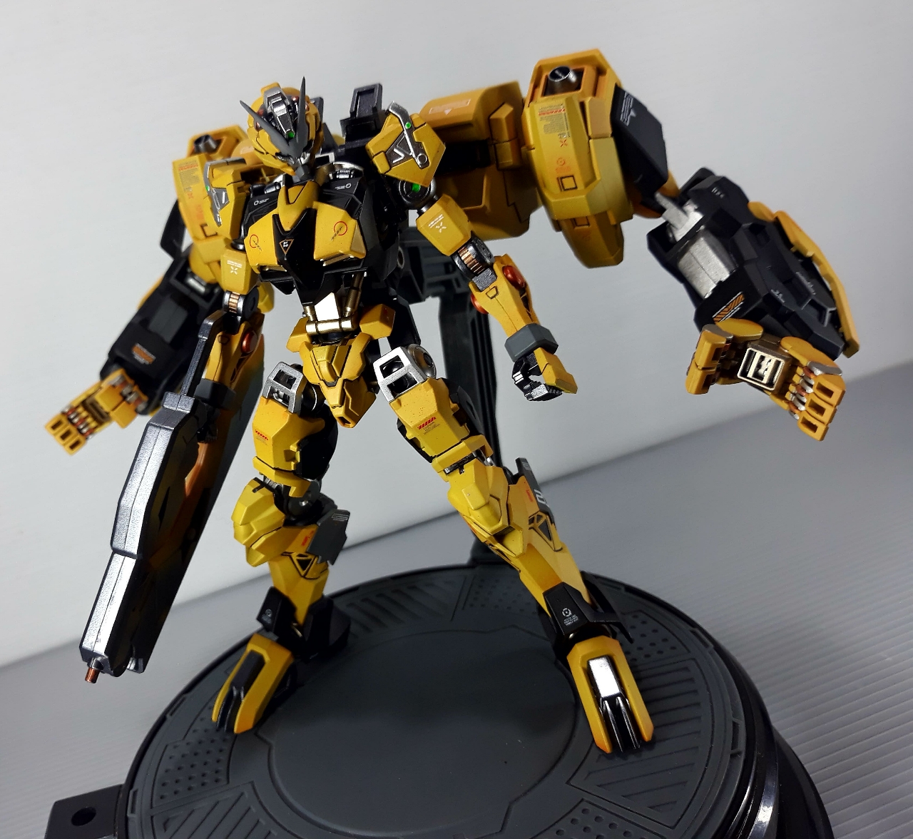 Custom Build: HG 1/144 Gundam Dantalion Ver. Bee - Gundam Kits ...