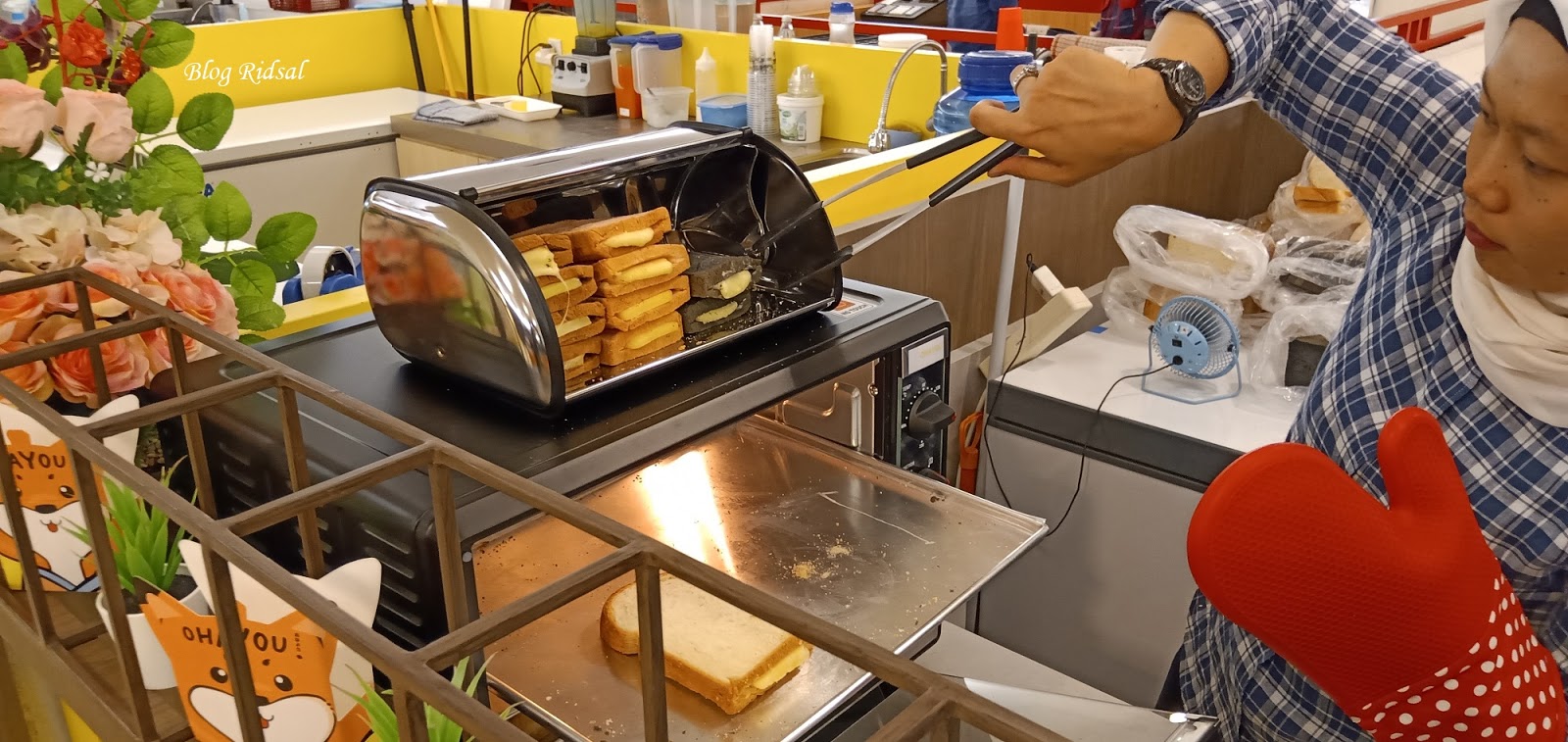 Ohayou Cheese Toast: Mencoba Roti Kekinian ala OHAYOU! - Blog Ridsal