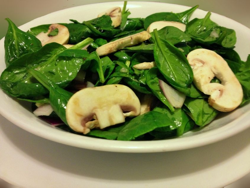 Insalata di funghi e spinaci ⧫ Spinach and mushroom salad