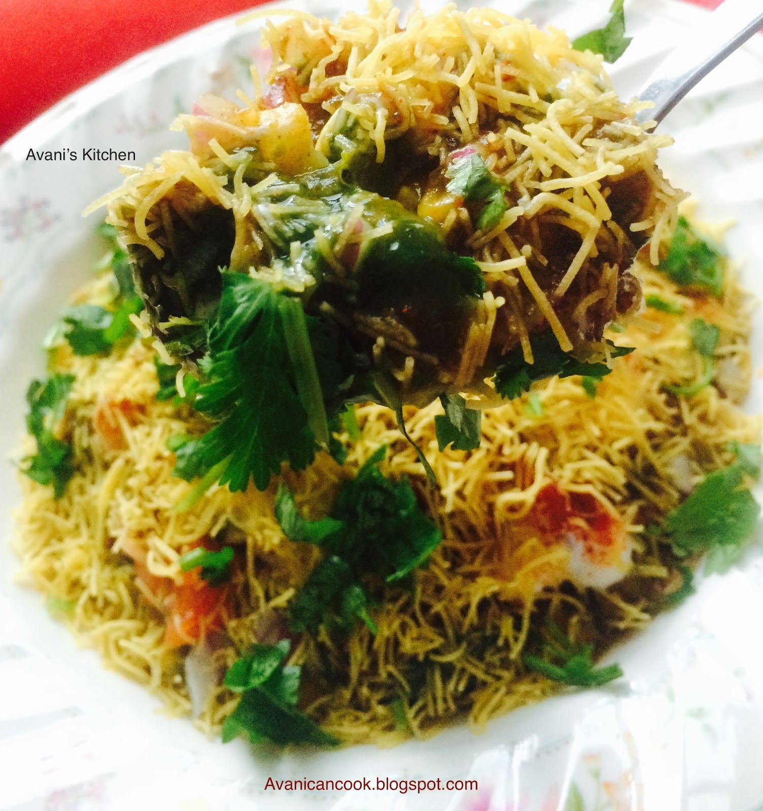 Avani's Kitchen: Masala chaat/ Ragda chaat/Papdi chaat