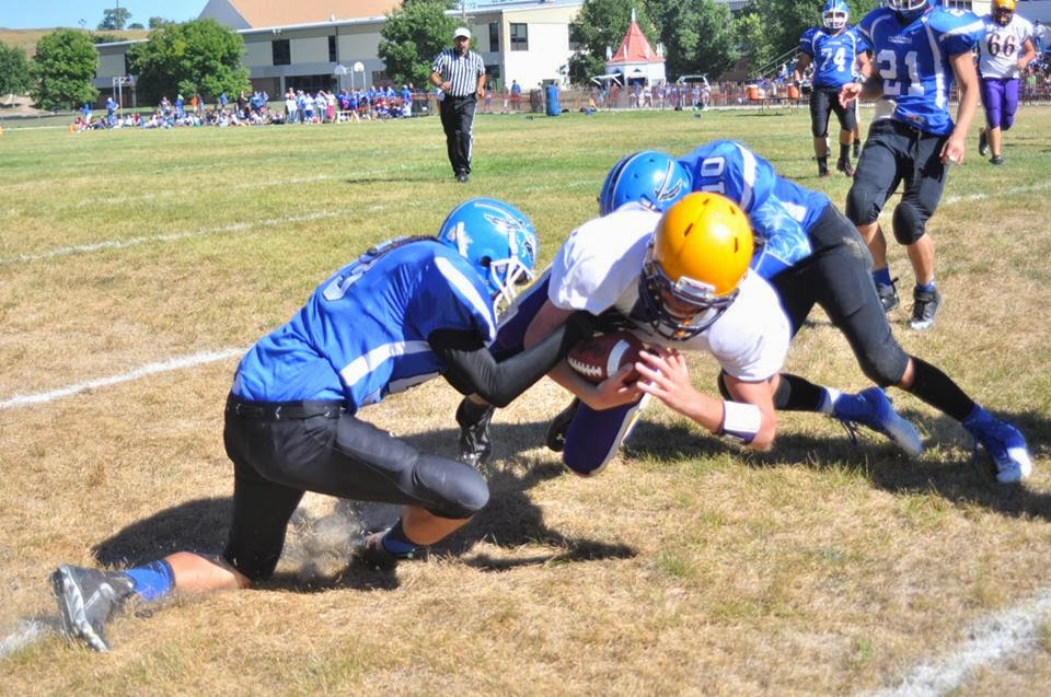 The Maȟpíya Lúta Times: Red Cloud Football Falls to BC on Homecoming