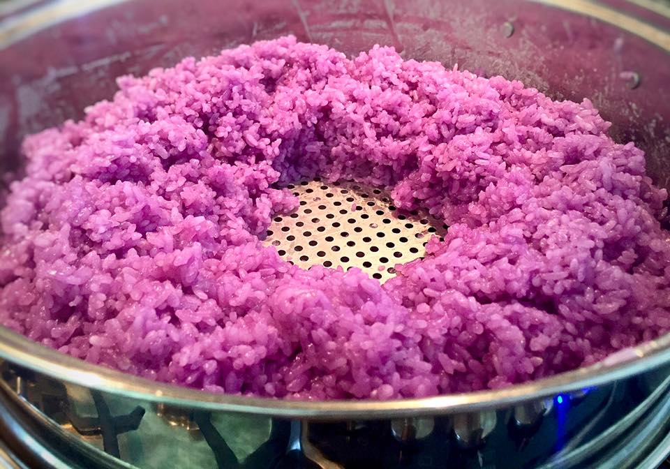 The Spices Of Life . . .: Xôi Lá Cẩm (Magenta Sticky Rice)