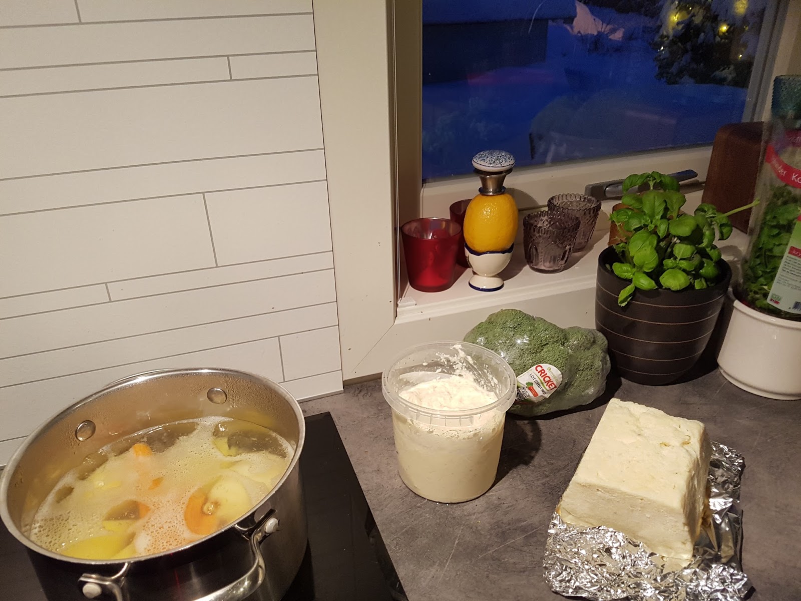 Edels Mat : Stekt fiskepudding med hvitvinsaus og grønnsaker 🌿