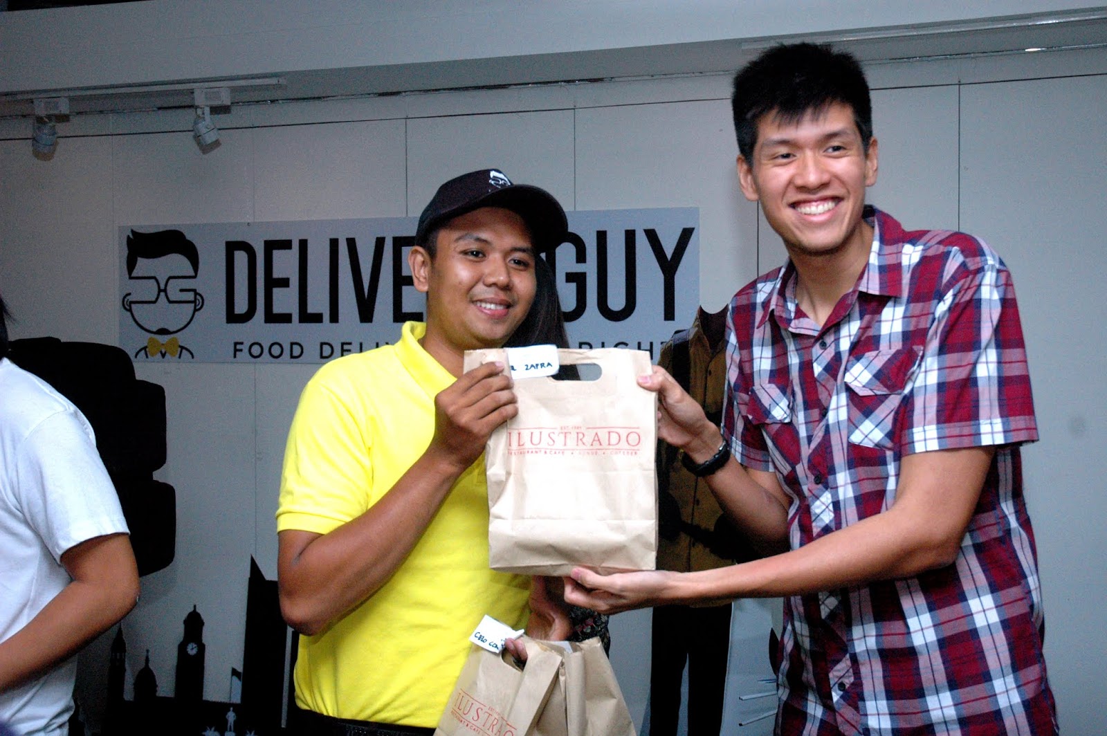 DUDE FOR FOOD: #DeliveryDoneRight With The Delivery Guy