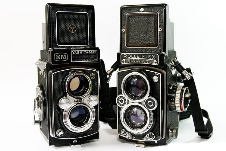 1929 - É lançada a Câmera Rolleiflex