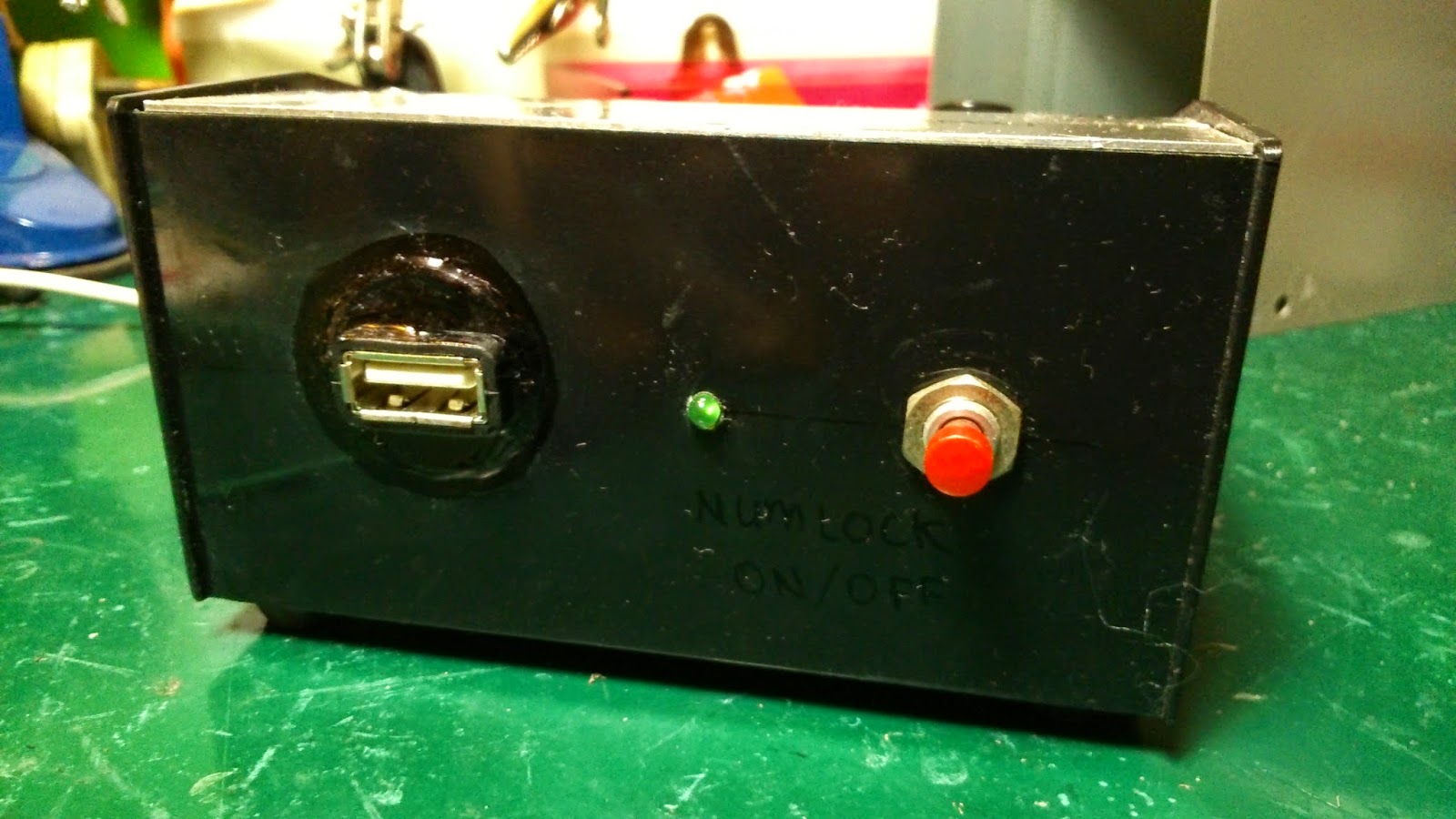 Snip 'N' Snap: A Simple PowerPoint Control Foot Switch