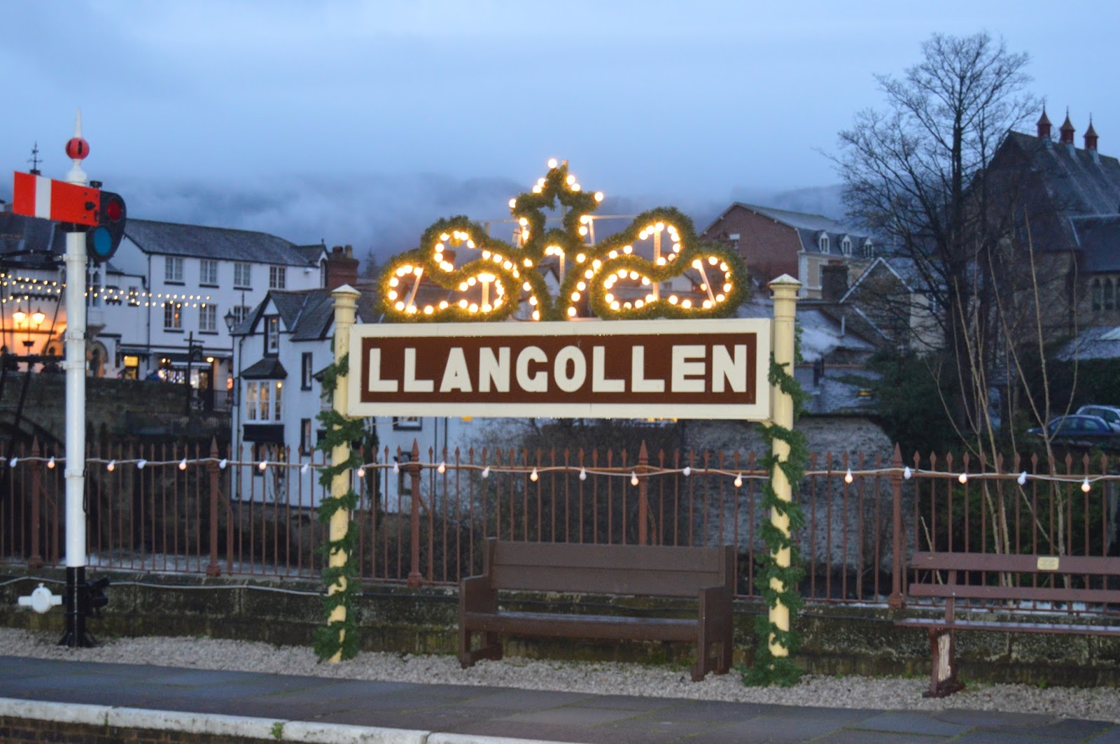 Playdays and Runways: Santa Special at Llangollen Railway