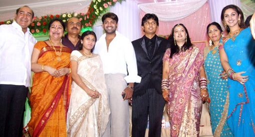 Watch Your Favorite: Tamil Actor Jeeva With His Family And Join His ...