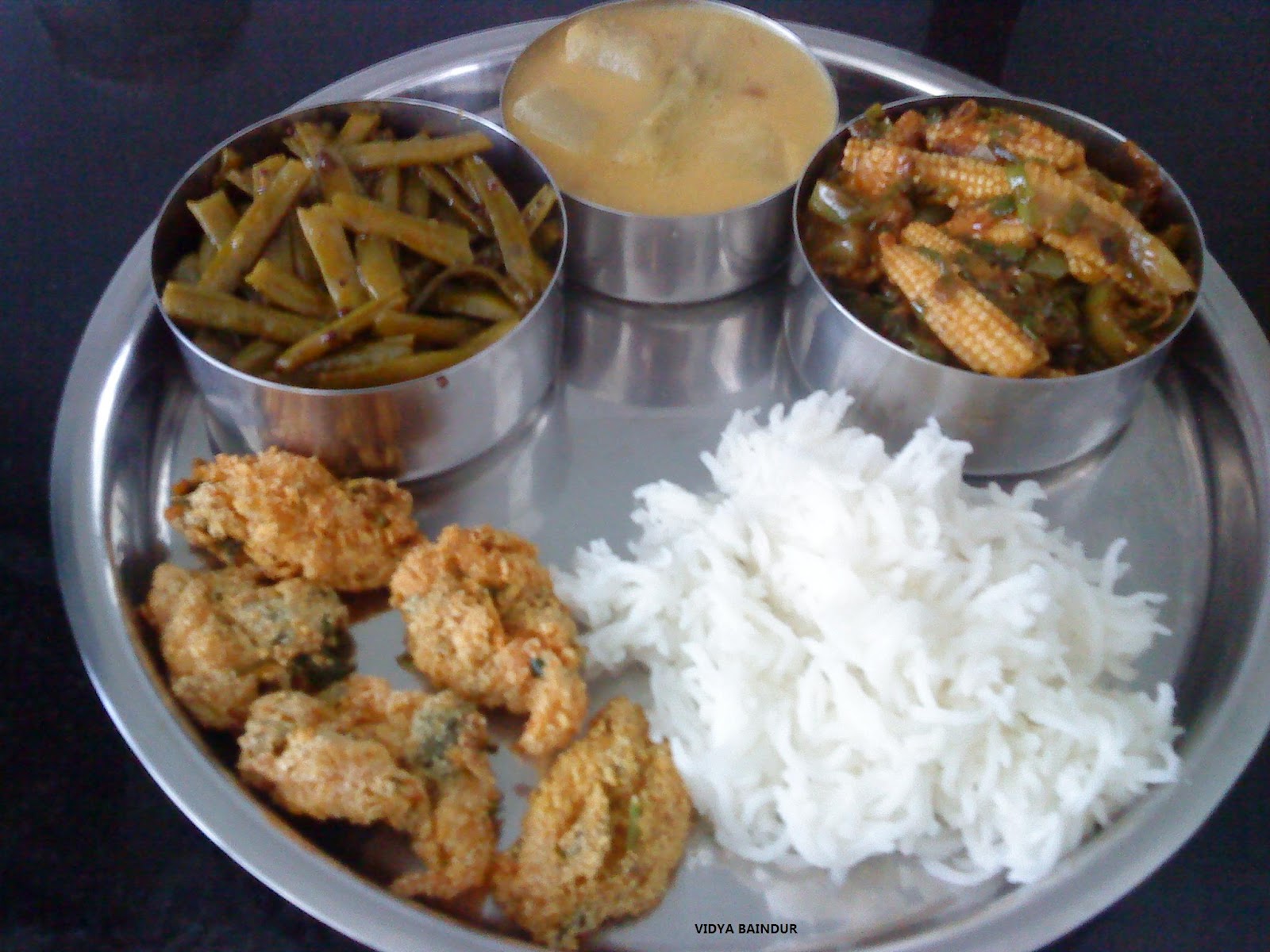 MY LUNCH THALI.....Akkhi Gavar, Magge (Yellow Cucumber) - Drumsticks ...