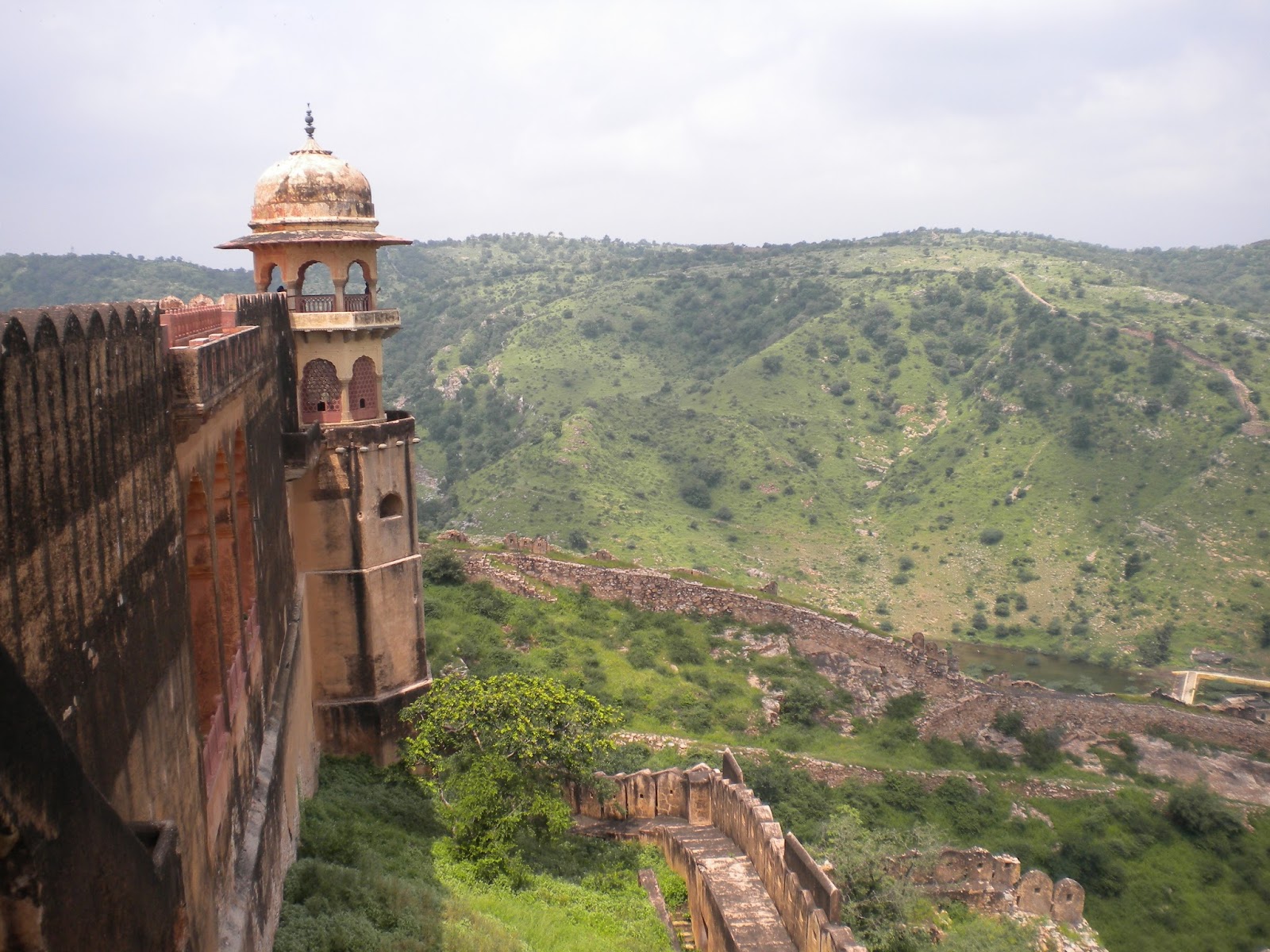 Places to Visit Before you Die : Jaigarh Fort - Place to visit in ...