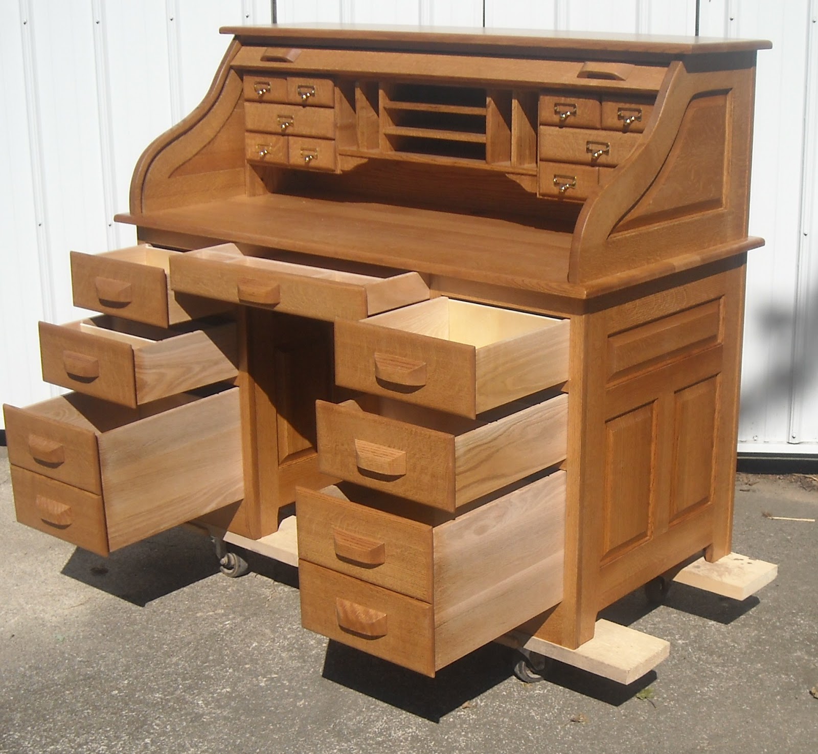 Woodwork Plane: Roll Top Desk Construction Wooden Plans