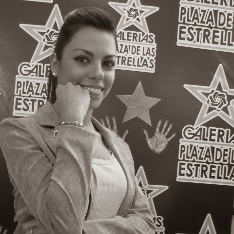 ZONA DE FAMOSOS: CLAUDIA GARZA TREJO ACTRIZ Y CONDUCTORA