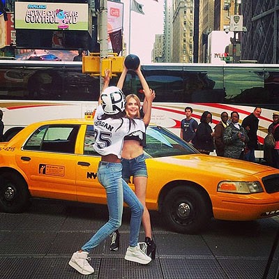 Kara Devlin on fashion shoot in New York City - news-4y